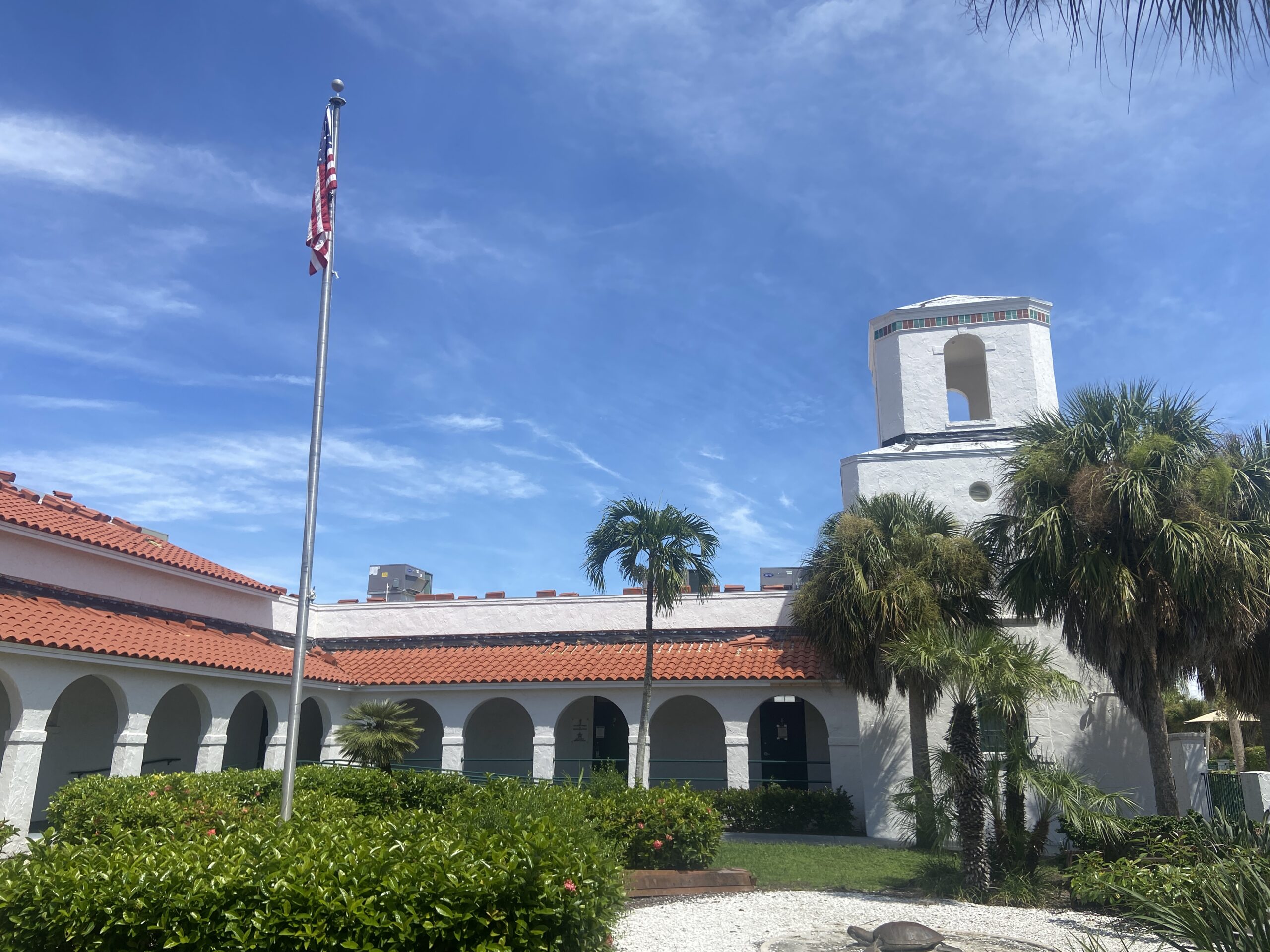 Lee Commissioner asks for island meetup on parking | Boca Beacon