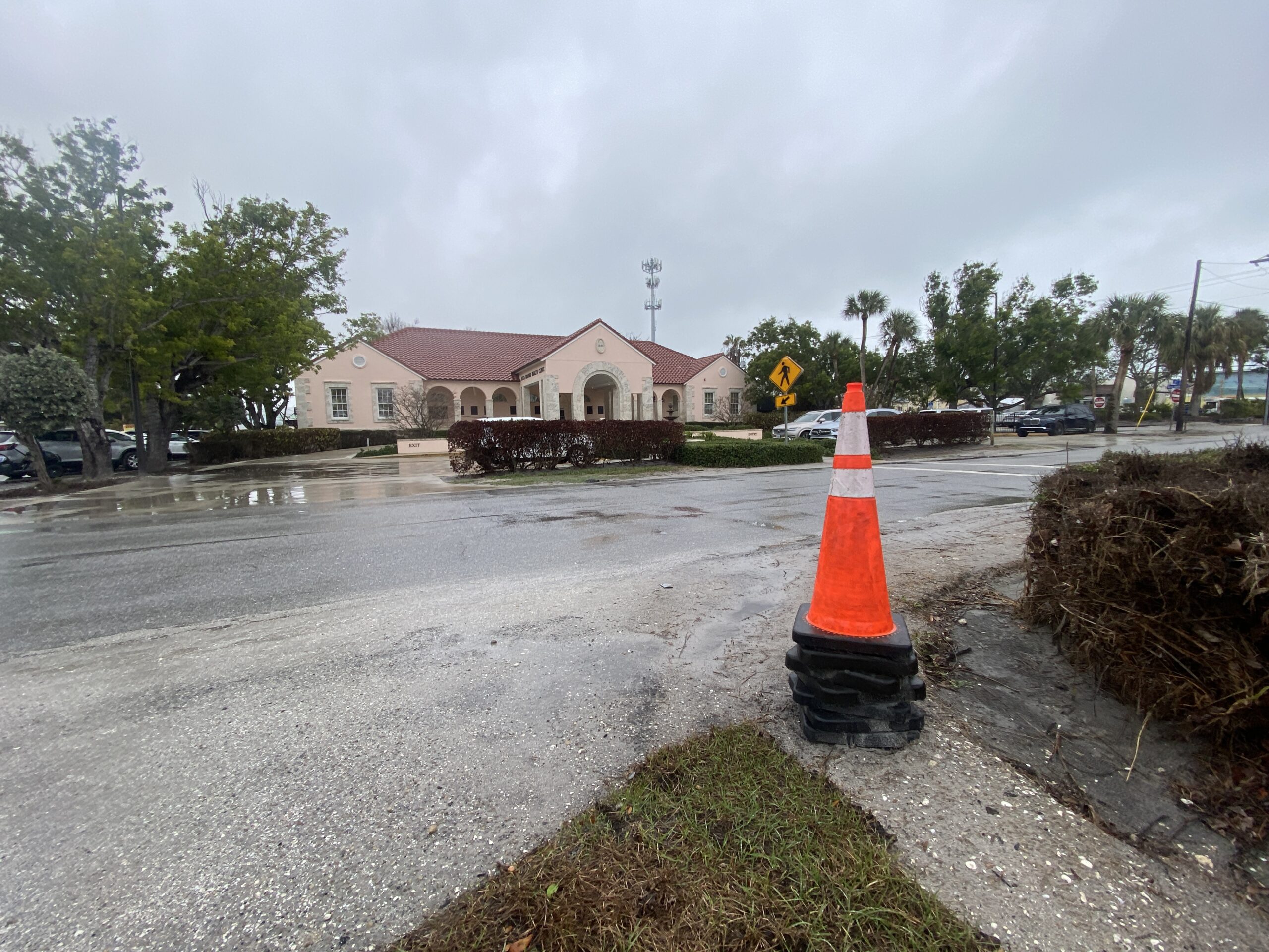 Lee staff proactively working on Clinic parking issue, Ruane says ...