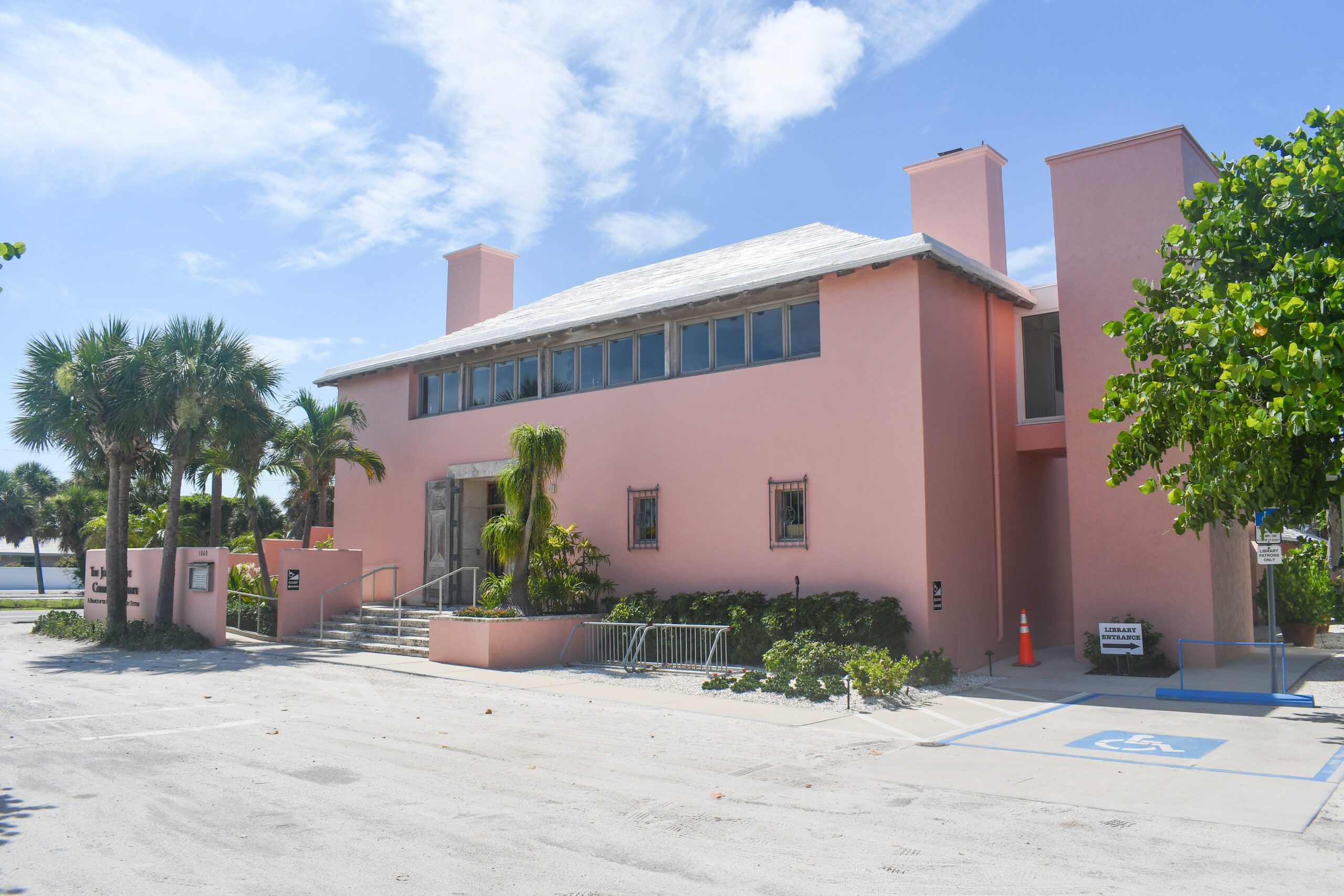 Find a Nook at the Library | Boca Beacon