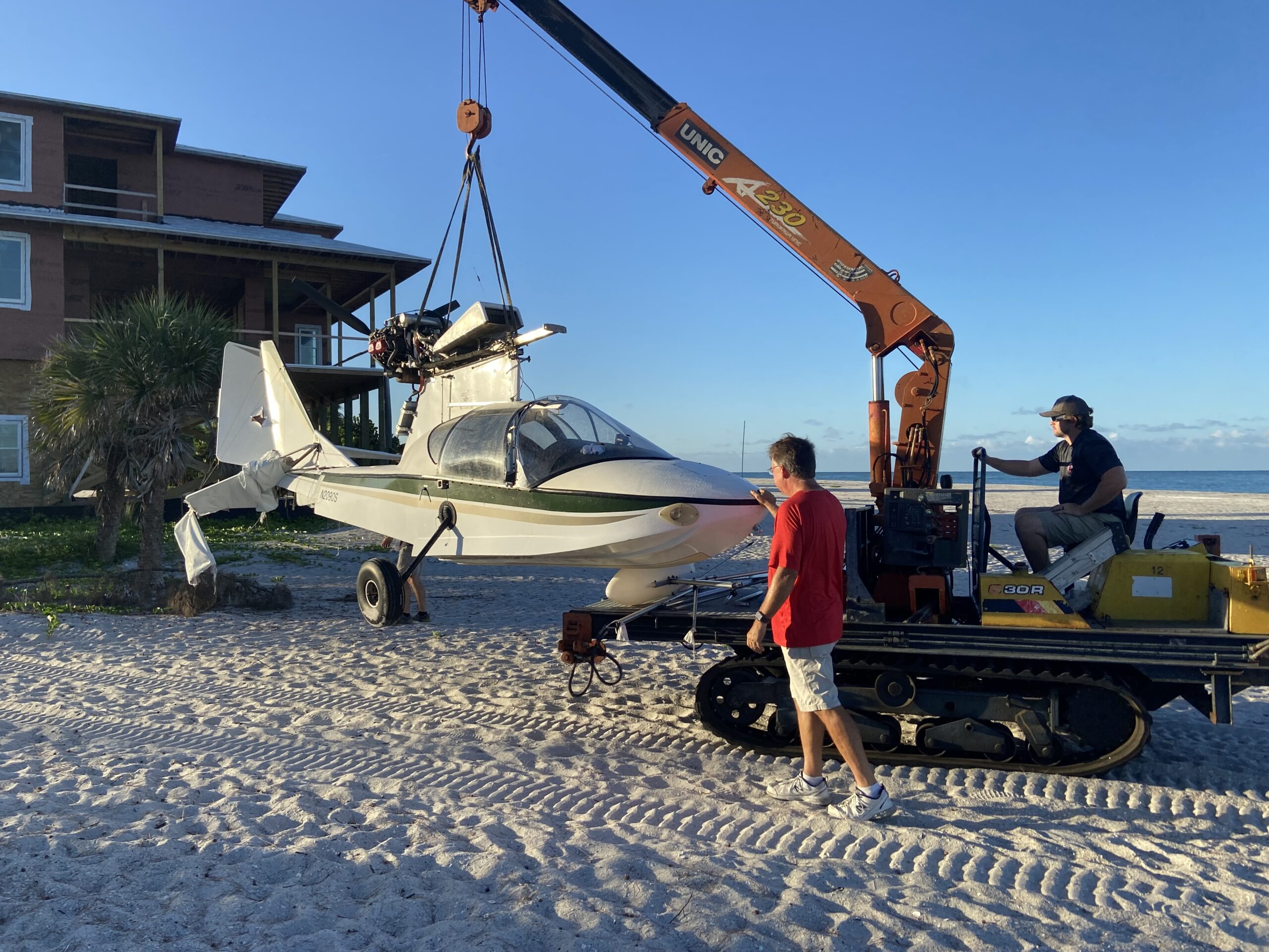 Jet Skier rescues seaplane after Stump Pass forced landing | Boca Beacon